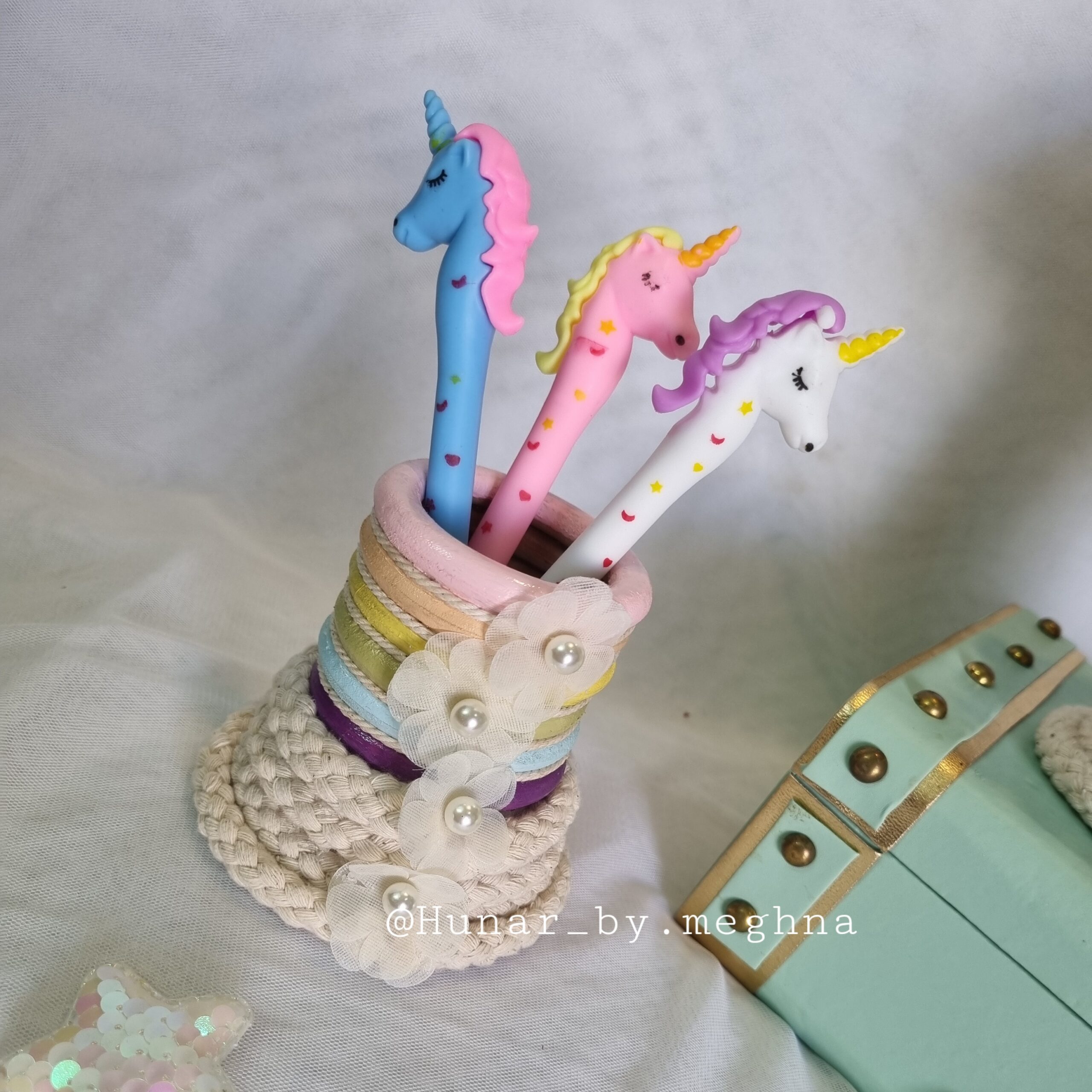 Layered cake pen stands - Hunar By Meghna
